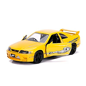 Fast & Furious 1:32 Leon's Nisssan Skyline GT-R (BCNR33) Die-Cast Car, Toys for Kids and Adults