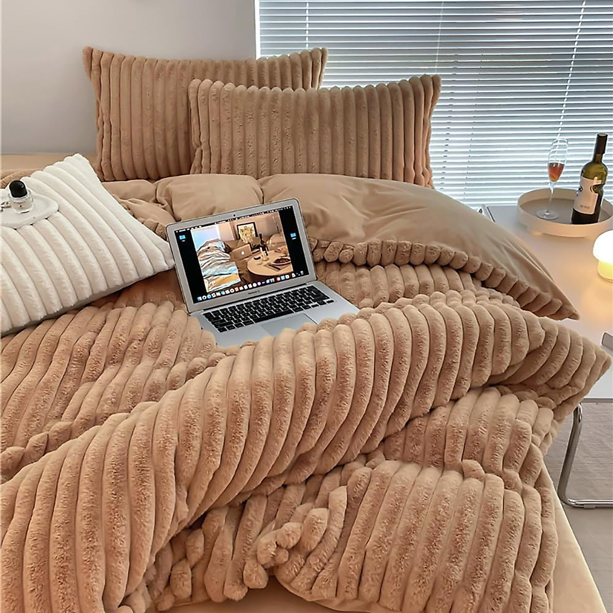 Jolusere Luxury Shaggy Plush Duvet Cover Set King Size Camel Velvet Bedding Set Faux Fur Fluffy Fuzzy Soft Furry Warm Winter Comforter Cover for Teen Girls Women Gifts 3 Pieces Farmhouse Bed Set