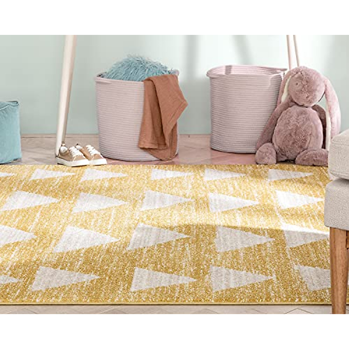 Well Woven Tango Yellow Geometric Triangle Pattern Stain-Resistant Area Rug (6'7" x 9'3")