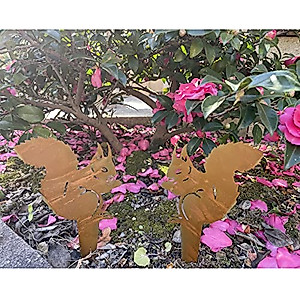 Wetufin - 2pcs Steel Silhouette Squirrel with Rusty Patina Garden Metal Art Decoration Decoration Animal Statue Stake for Garden Yard Home, 8.27 * 4.72in