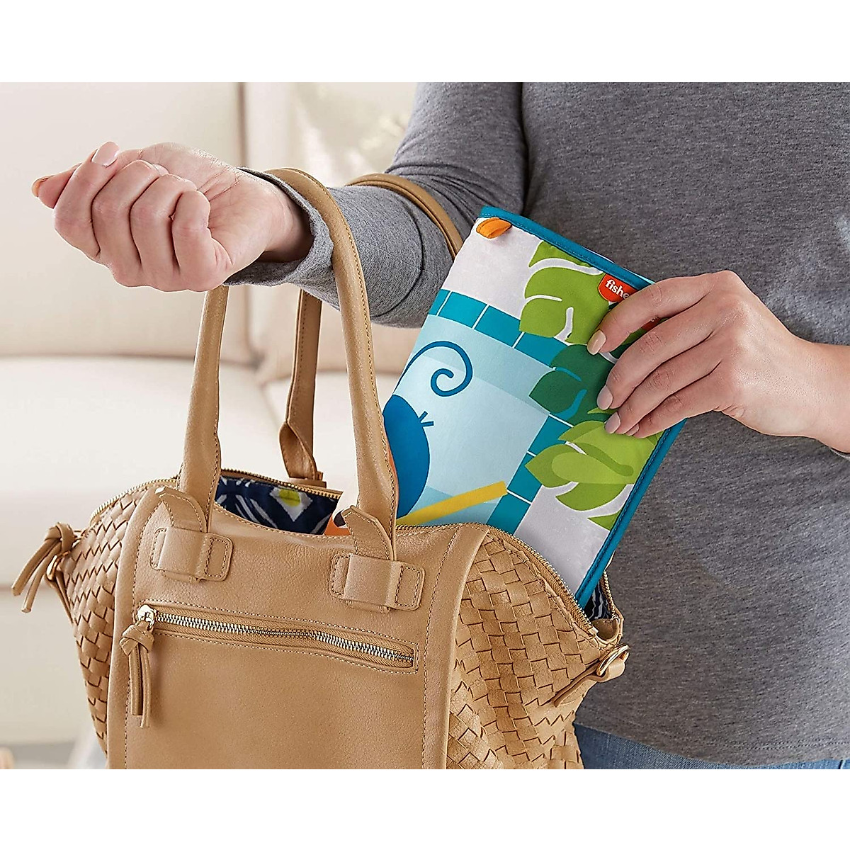 Fisher-Price Dive Right in Activity Mat, Pool-Themed playmat with 4 Toys for Newborn Baby