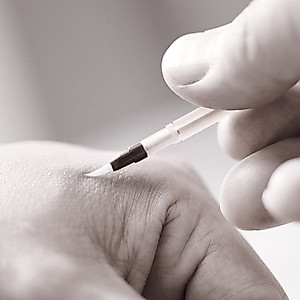 Flowfushi UZU Eye Opening Liner Liquid Eyeliner (Black)