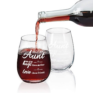 SHENDONG Only An Aunt Can Give Hugs Like a Mother Wine Glass Aunt Wine Glass Aunt Gifts Birthday Mothers Day Gifts for Aunt Auntie from Nephew Niece Meaningful 15 Ounce Thicken with Gift Box White