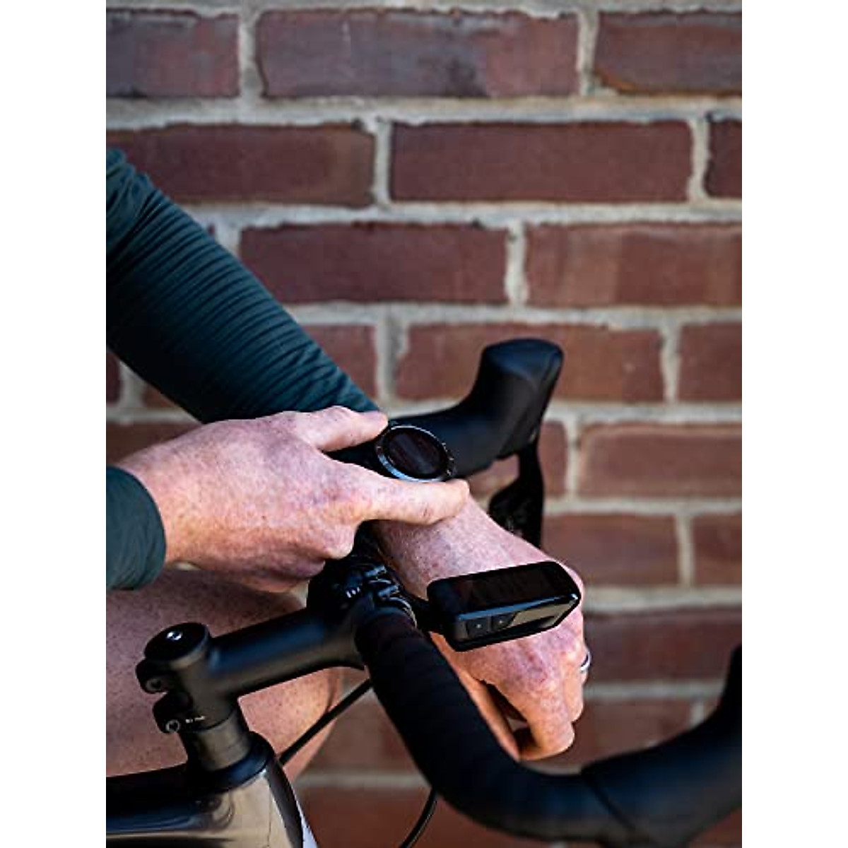 Wahoo ELEMNT Bolt V2 GPS Cycling/Bike Computer, Black