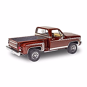 Revell 85-4486 1976 Chevy Sport Stepside Pickup 4X4 Model Truck Kit 1:24 Scale 102-Piece Skill Level 4 Plastic Model Building Kit, Red
