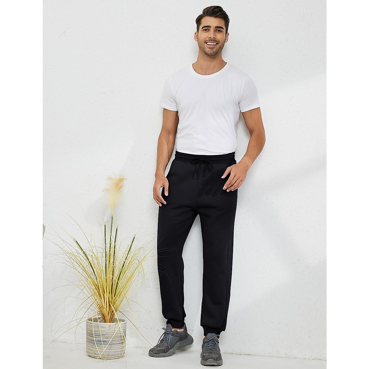 Gihuo Men's Winter Fleece Pants Sherpa Lined Sweatpants Athletic Running Sweatpants Ribbed Leg Comfy Warm Jogger Pants (Black, X-Large)