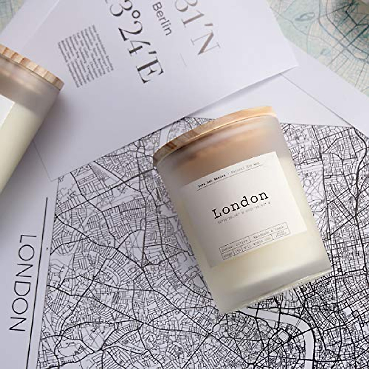 Lumaland Scented Jar Candle - New York City Memories - 100% Vegan Soy Wax - Burns 25 Hours - Sustainable, Vegan, Stylish Home Fragrance Candle - Spiced Fruit Fragrance