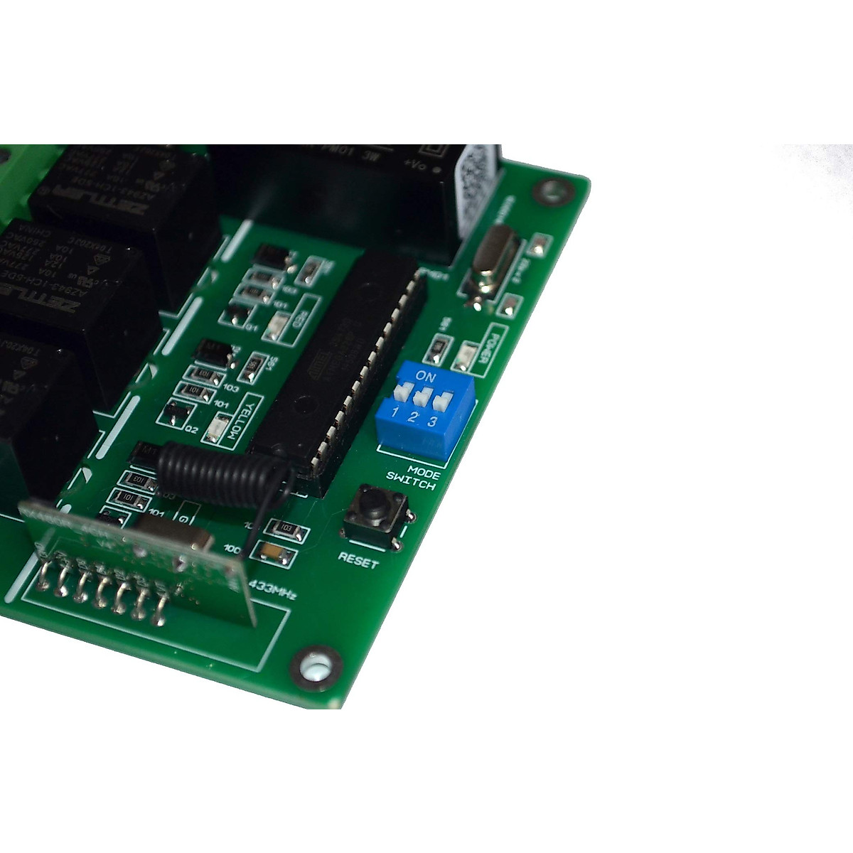 RC Remote 3 Channel Traffic Light Signal Controller/Sequencer/System Controllable by Remote Railroad Compatible AC Voltage 100V-240V 50/60HZ. DC V Up to 100V Bonus Pedestrian and Beacon Mode