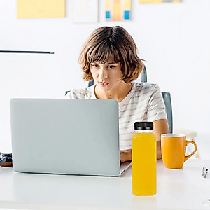 HIQQUGU 6 Pcs 10 OZ Plastic Juice Bottles, Reusable Bulk Beverage Containers, For Juice, Milk And Beverages, with Black Lids.