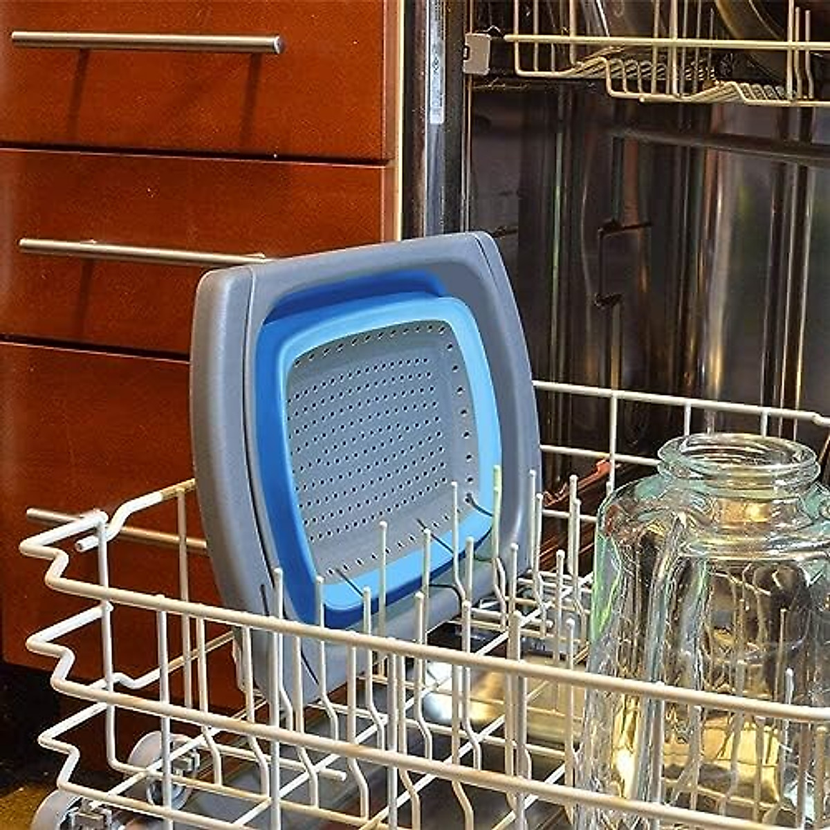 UPHTEH Over the Sink Collapsible Colander Kitchen Strainer Basket-Wash Vegetables and Fruits, Drain Cooked Pasta and Dry Dishes,6-Quart Capacity -Blue