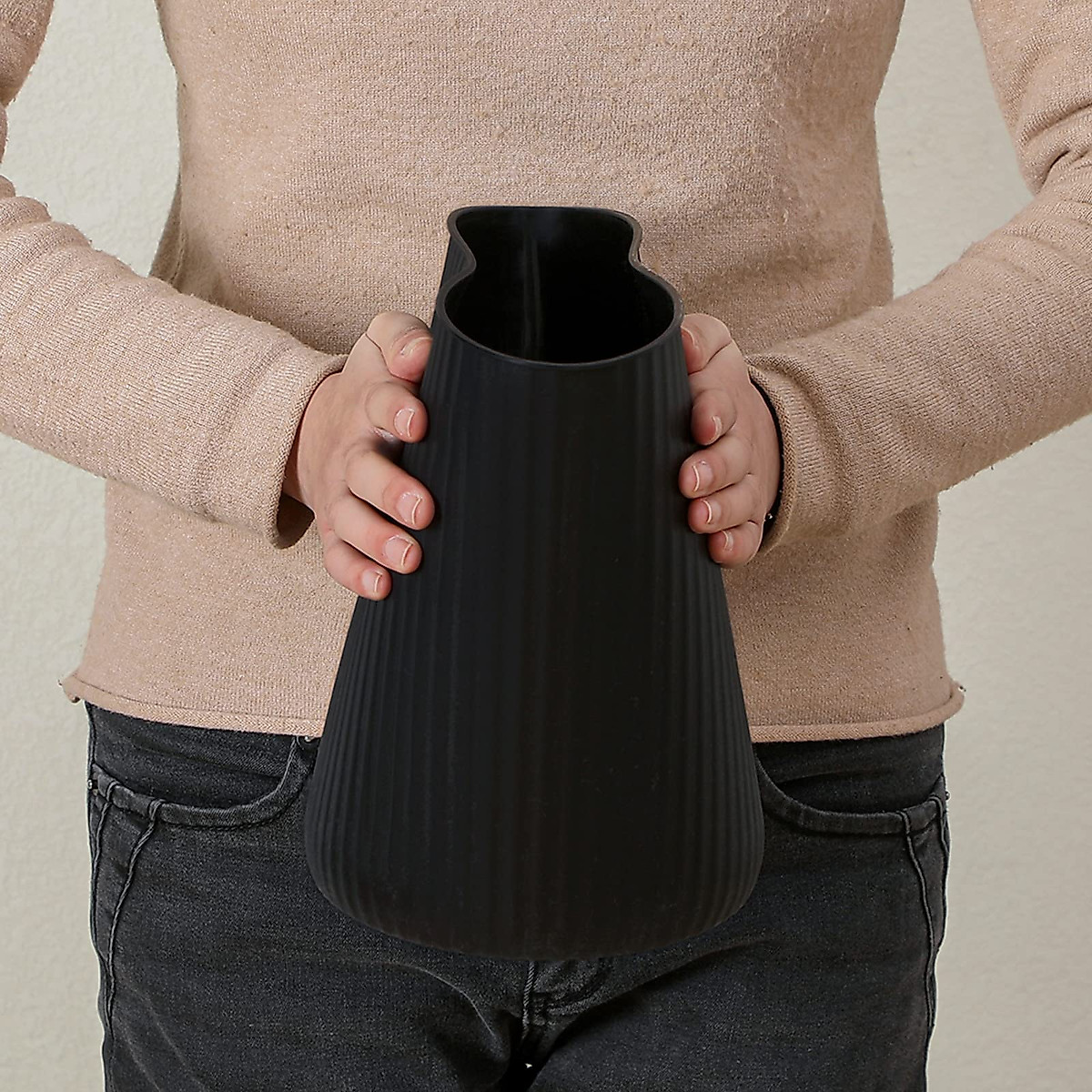 JiatuA Small Trash Can Plastic Wastebasket 1.5 Gallon Round Garbage Container Bin for Bathroom, Kitchen, Home Office, Dorm, Kids Room, Black