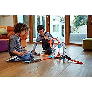 Hot Wheels DLF28 Track Builder System Stunt Kit Playset [Amazon Exclusive]