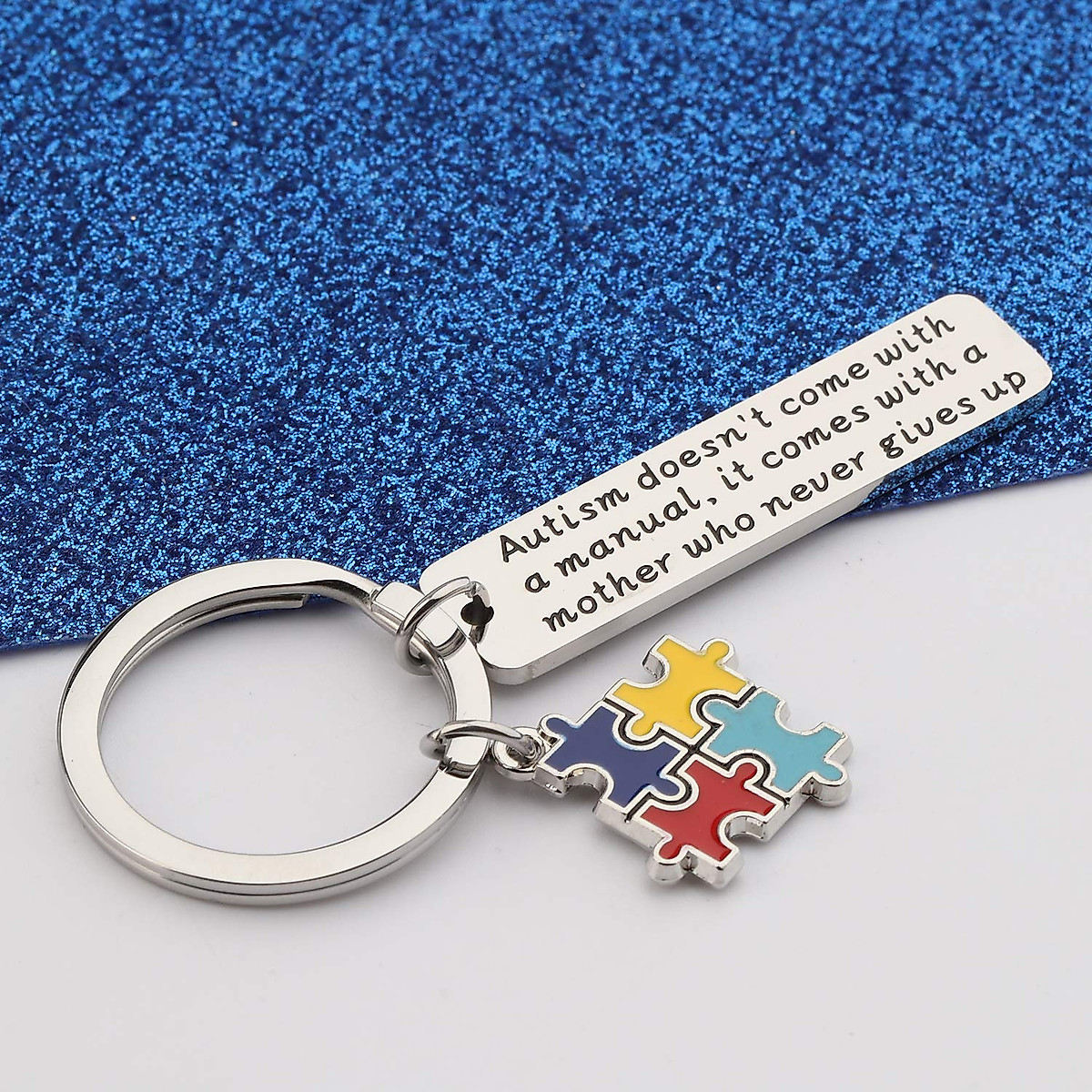Gzrlyf Autism Mom Keychain Autism Awareness Gifts Autism doesn't Come with a Manual It Comes with a Mother who Never Gives Up (Keychain)