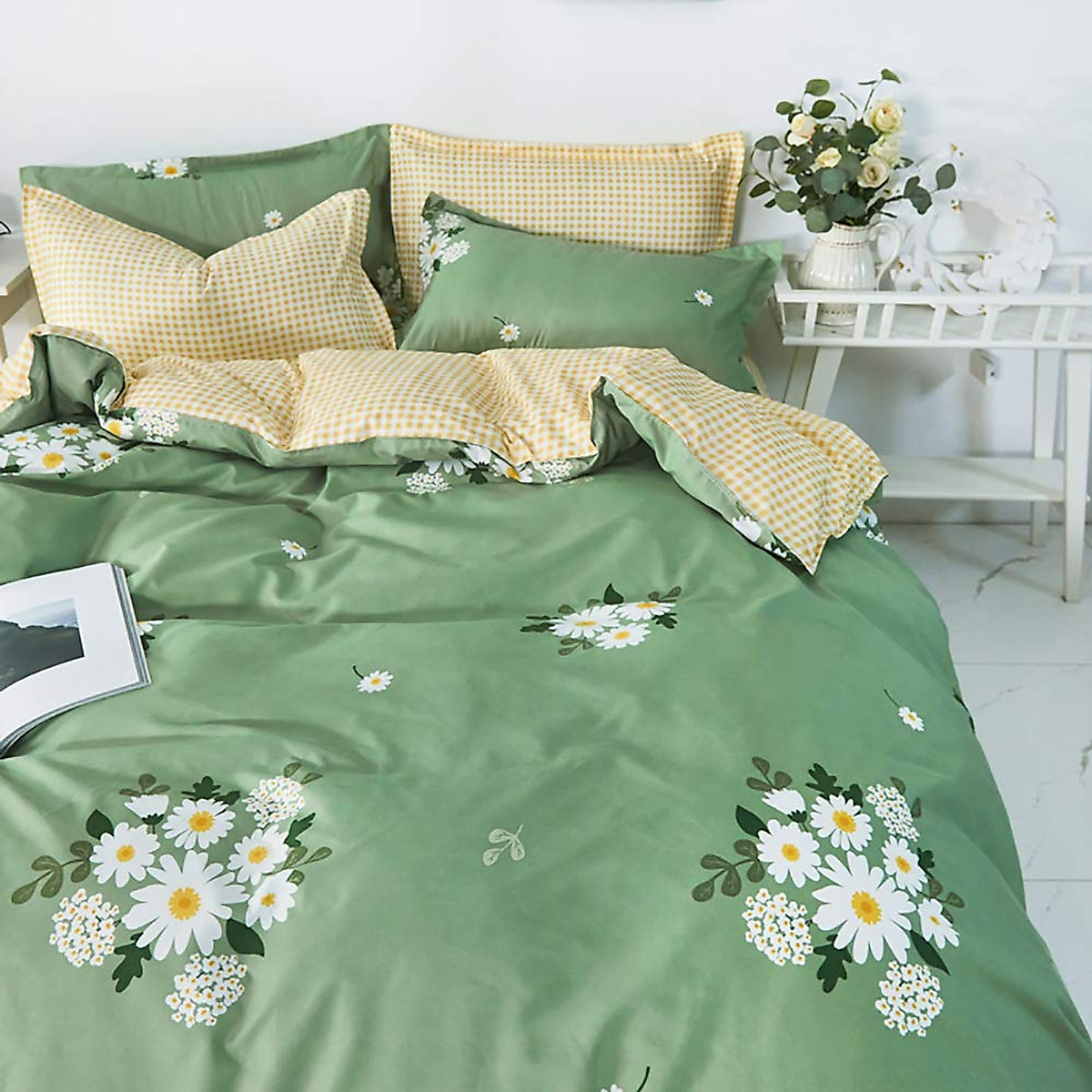 JORMEY Duvet Cover Full Chrysanthemum, All Season 3 Pieces Soft and Lightweight Quilt Cover Green Bedding Set, 1 Duvet Cover and 2 Pillow Shams, Zipper Closure (80” x 90”)