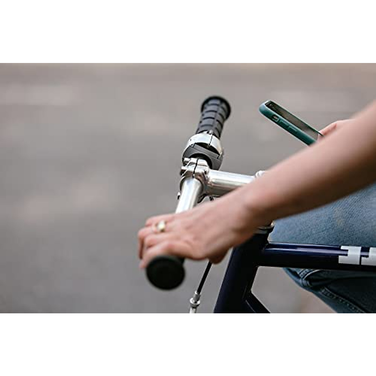 Loop Mount Twist - Universal Bike Phone Mount - fits Almost All Phones and Bars - no Special case Needed