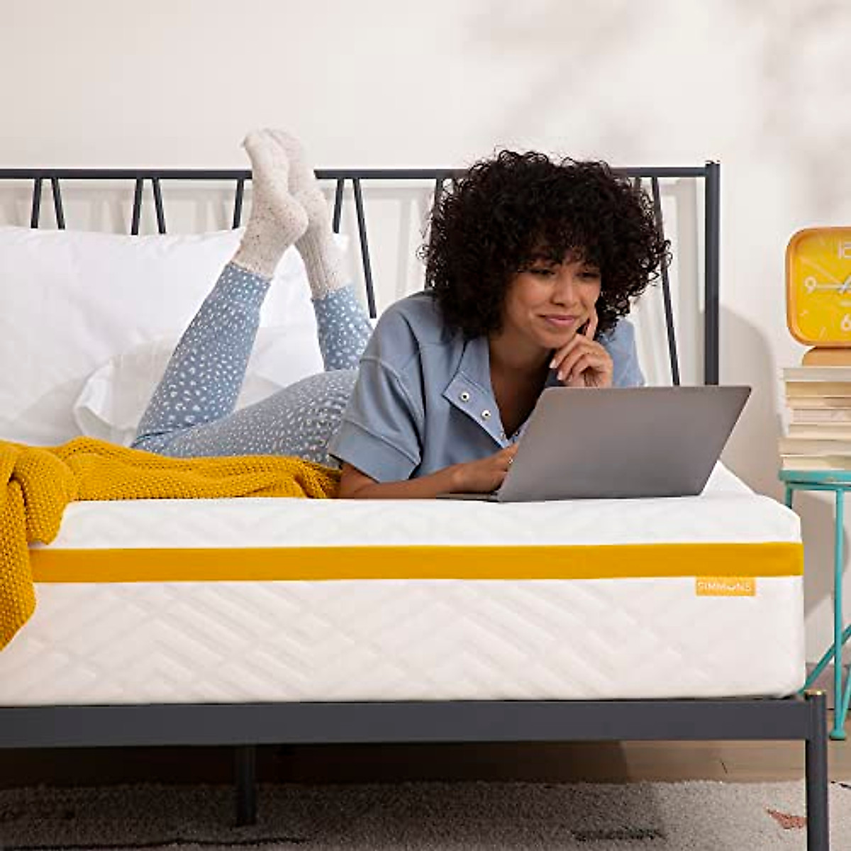 Simmons - Gel Memory Foam Mattress - 10 Inch, Twin XL Size, Medium Feel, Motion Isolating, Moisture Wicking Cover, CertiPur-US Certified, 100-Night Trial