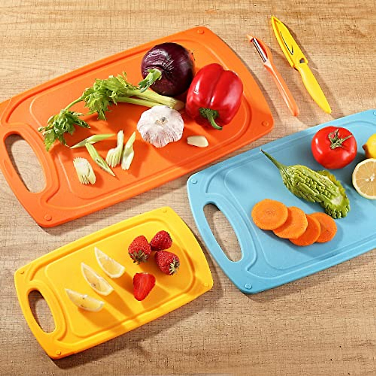 Plastic Cutting Board for Kitchen, 3 Pieces Dishwasher Safe Cutting Boards with Juice Groove, Durable, Non-Slip, BPA-Free, and Knife Friendly Cutting Board Set - Perfect for Meat, Vegetables, Fruits