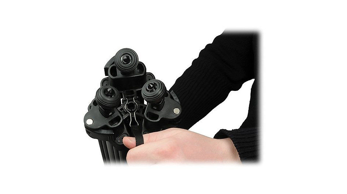 Magnus VT-4000 Tripod System with Fluid Head for Smooth Video