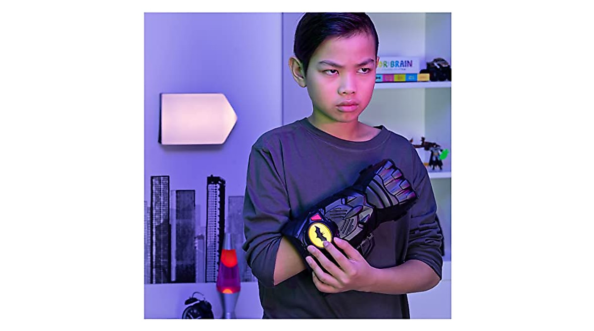 DC Comics BATMAN, Interactive Gauntlet with Over 15 Phrases and Sounds ...