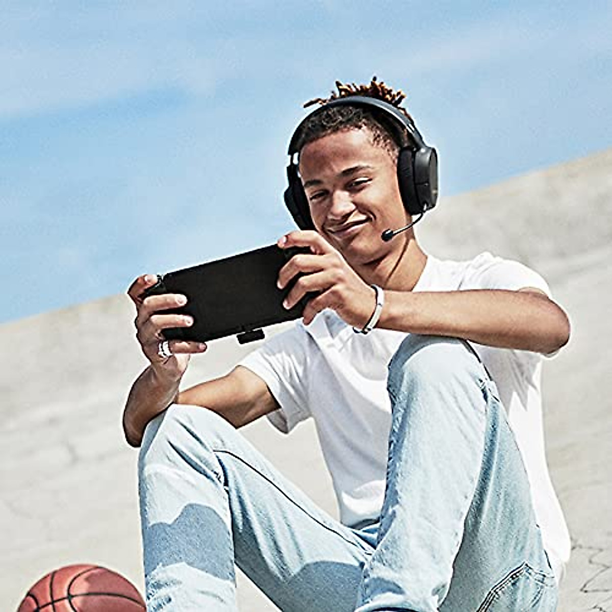 SteelSeries Arctis 1 Wireless - Wireless Gaming Headset - USB-C Wireless - Detachable Clearcast Microphone - for PC, PS5, PS4, Nintendo Switch, Android, Black