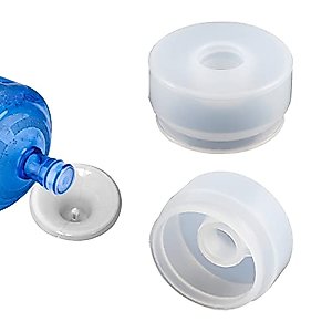 TOYMIS 2pcs Water Jug Cap, 5 Gallon Water Jug Cap for 53-65mm Screw/Threaded Tops Silicone Water Caps Leak-Proof Reusable Water Jug Cap Replacement for Water Dispenser, with Inner Buckle