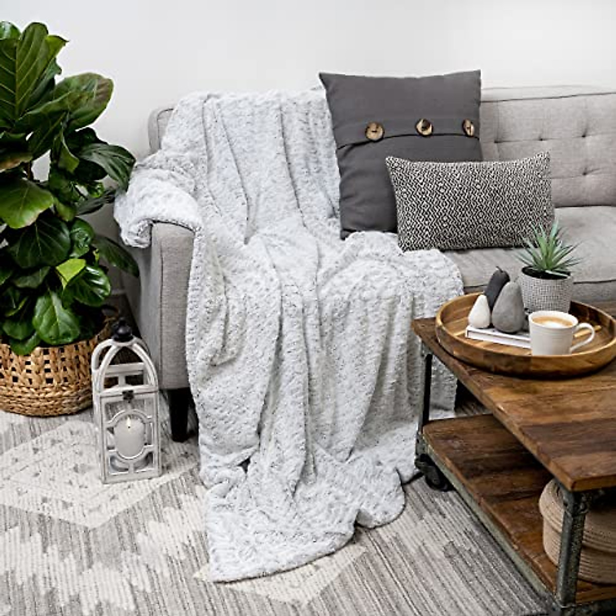Kurrajong Farmhouse Faux Fur Throw Blanket | White and Pale Gray Soft Blanket | 55" x 70" Faux Fur Blanket Throw | White Bed Throw
