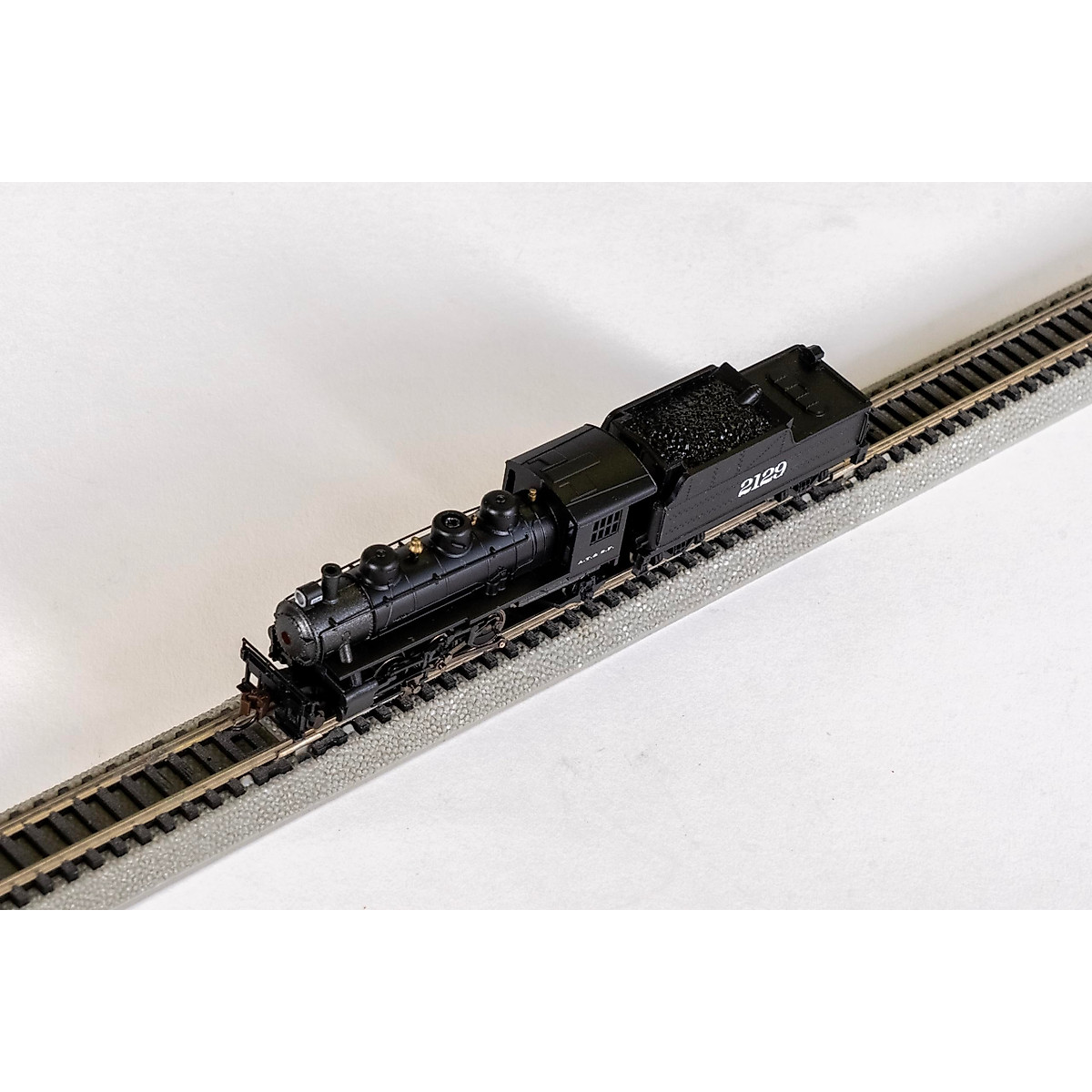 Prairie 2-6-2 Steam Locomotive & Tender - ATSF #2129 - N Scale