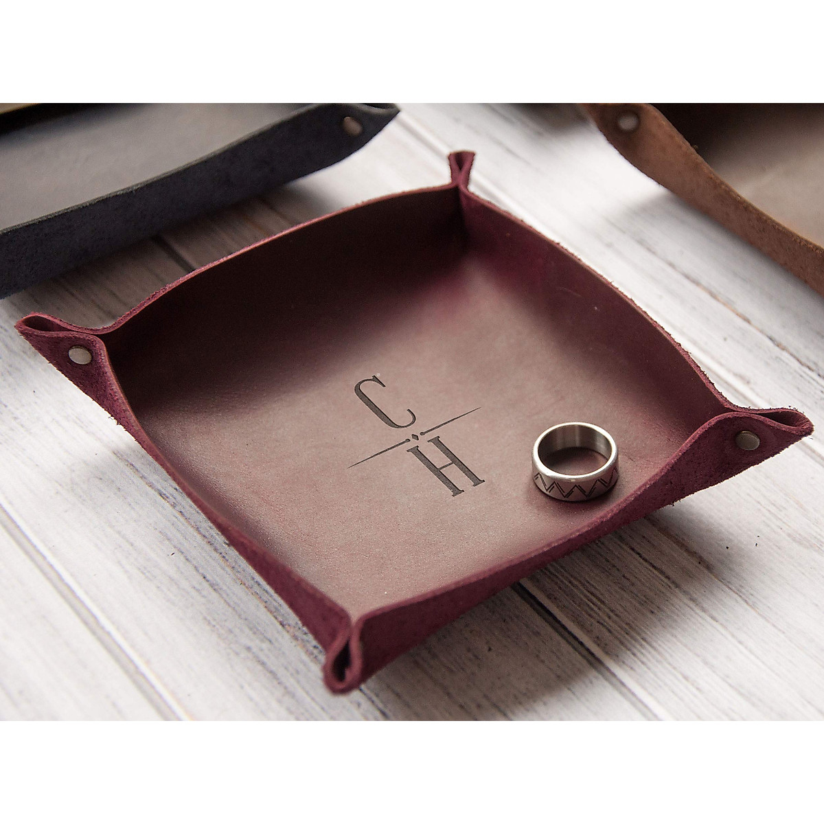 Customized Leather Valet Tray Monogrammed Valet Tray Catch All Leather Gift for Men Christmas Gift for Him Engraved Leather Tray Personalized Leather Desk Organizer Work from Home Gift