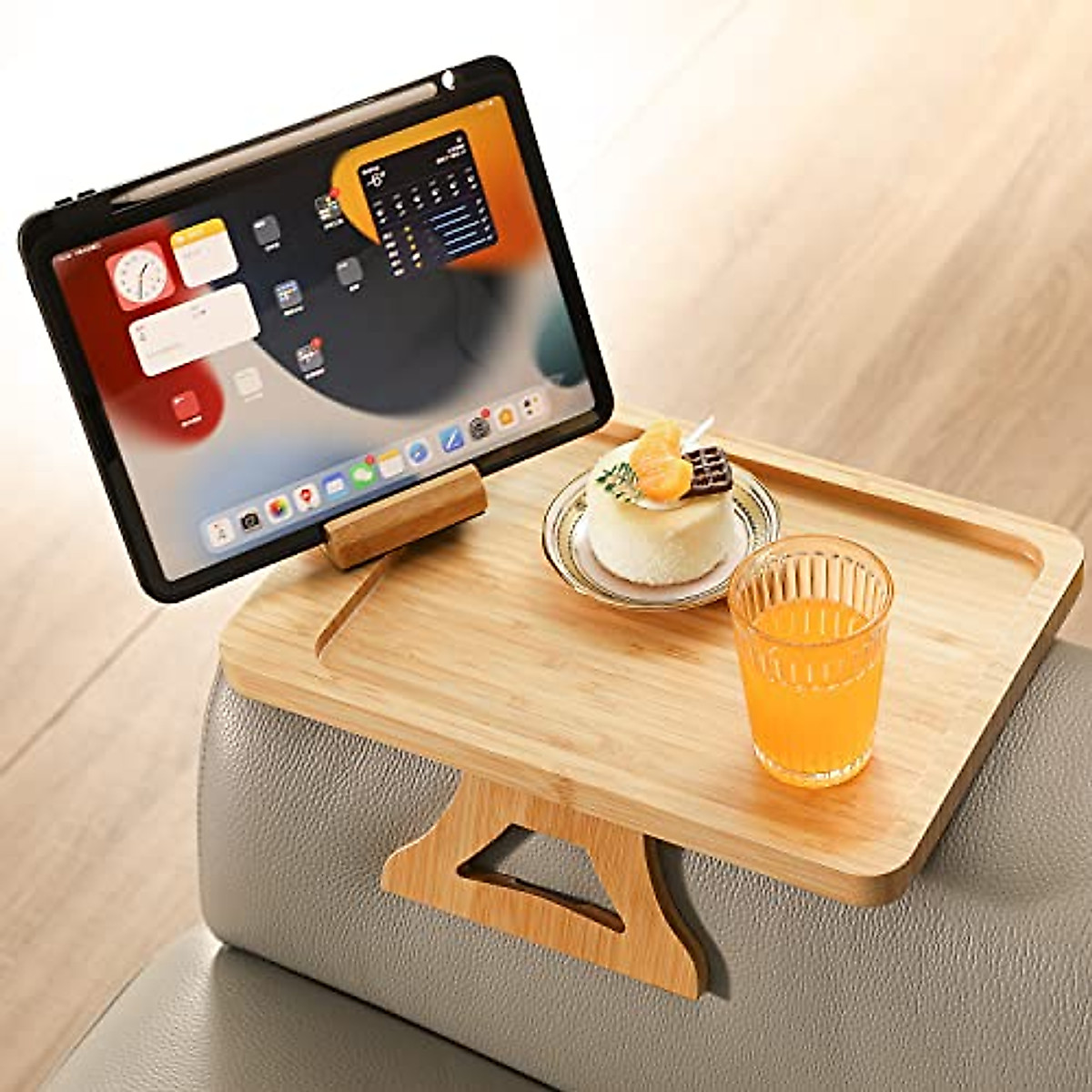 GEHE Bamboo Couch Arm Table for Wide Couches Arm, Foldable Sofa Arm Tray Clip Table with 360° Rotating Phone Holder, Portable Couch Arm Tray/Armrest Tray for Eating and Drink Tray Table