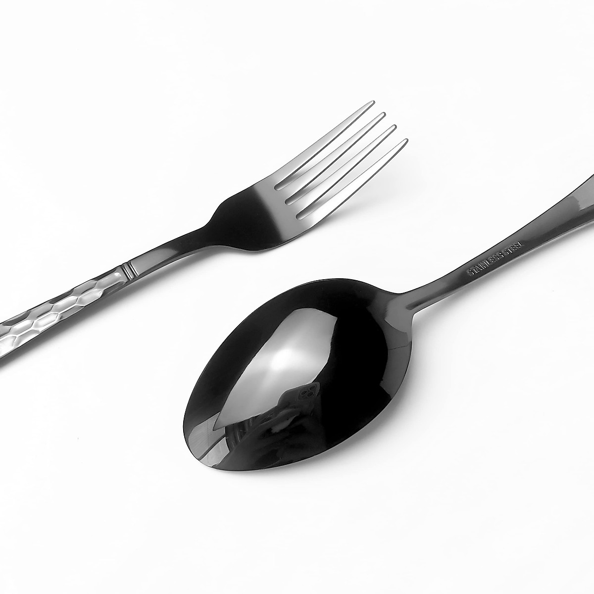 QISTEN 16-Piece Black Silverware Set, Stainless Steel Mirror Cutlery Set, Utensils Set with 4 Knives, 4 Forks, 4 Spoons, 4 Dessert Spoons, Dishwasher Safe