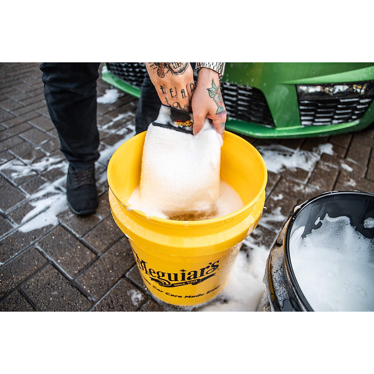 Meguiar's X3002 Microfiber Wash Mitt, Super-Thick Reusable Wash Mitt for Ultimate Finish