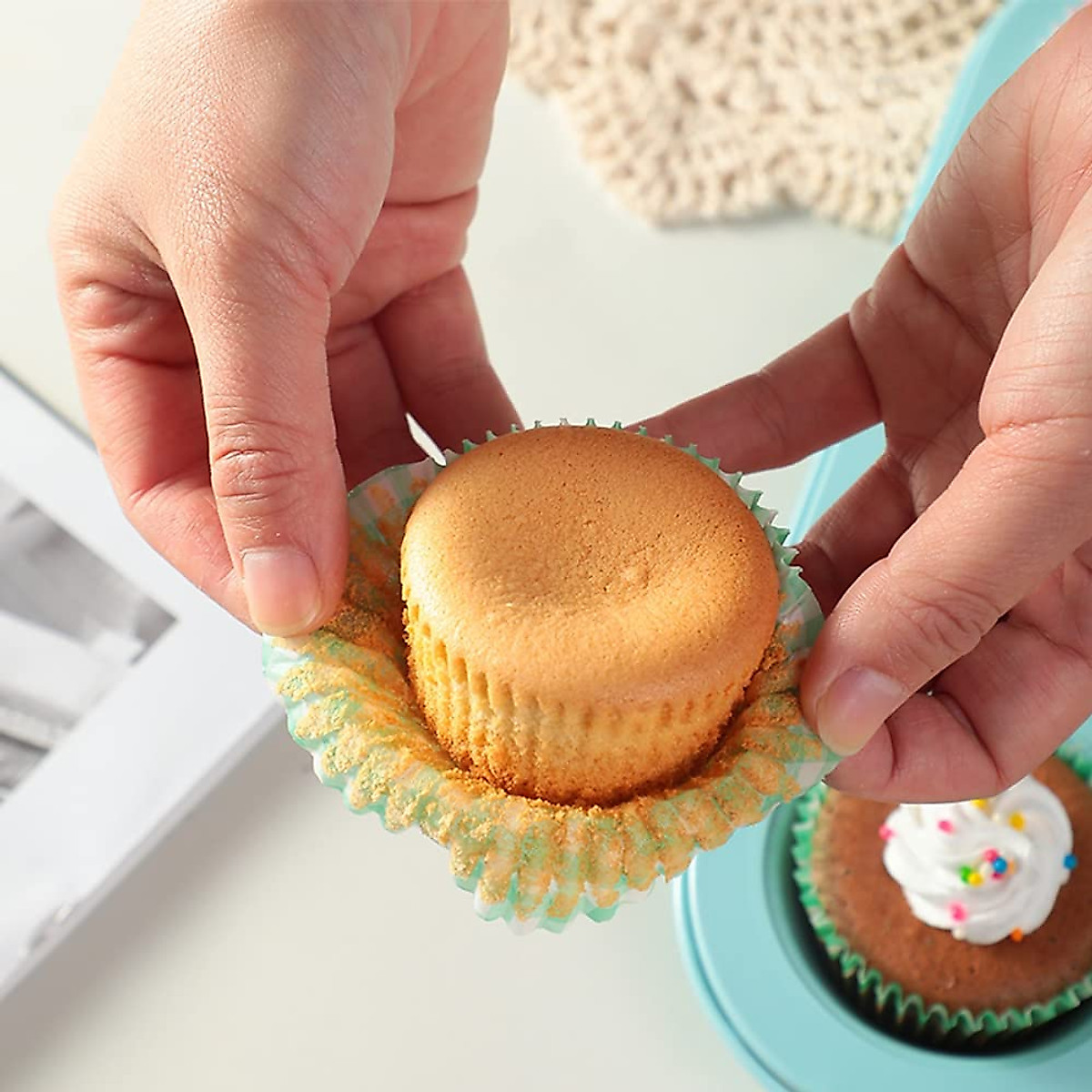 SKIDEC Cupcake Liners 4 Styles, Colorful Paper Baking Cups, Disposable Cupcake Wrappers Muffin Cupcake Liners for Holiday and Party Baking Supplies, 400 Pack