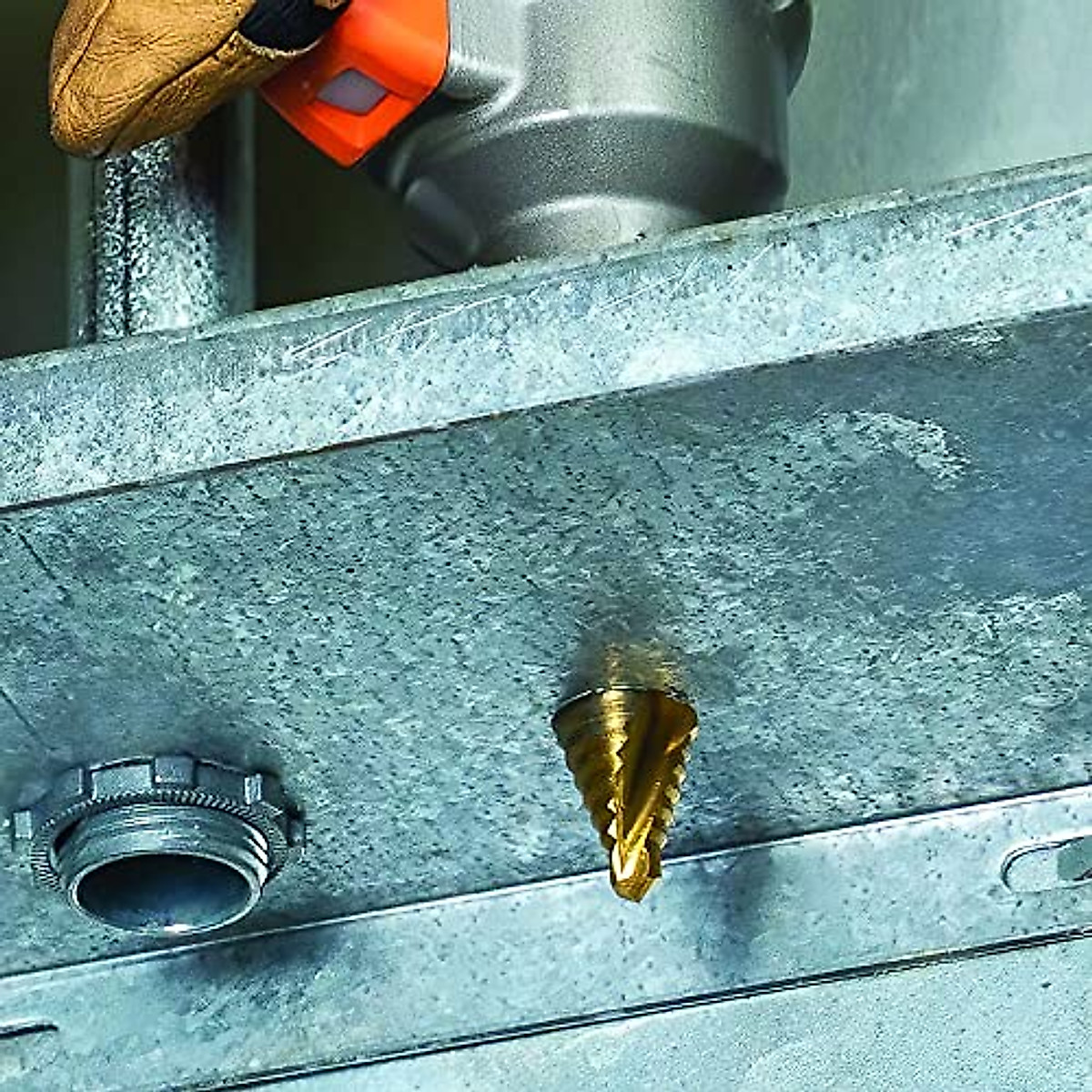 Klein Tools 25961 Step Drill Bit, 7/8 to 1-1/8-Inch, Spiral Double-Fluted, Cut Thin Metal, Plastic, Aluminum, Wood, 1/4-Inch Hex Shank, VACO