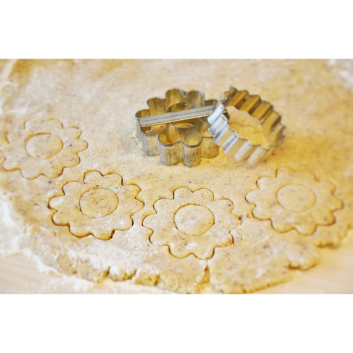 24 Pack Cookie Cutters, RUCKAE Cookie Cutters Set, Biscuit Mould, DIY Baking Cake Craft Pastry Bakeware Decoration