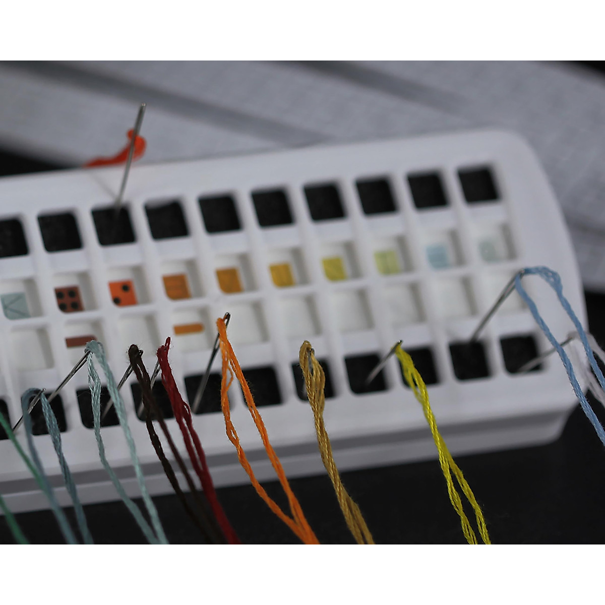 Pako Organiser Storage Needle Organiser - Cross Stitch Accessories - for Embroidery Needle - with 10 Blank Code Cards