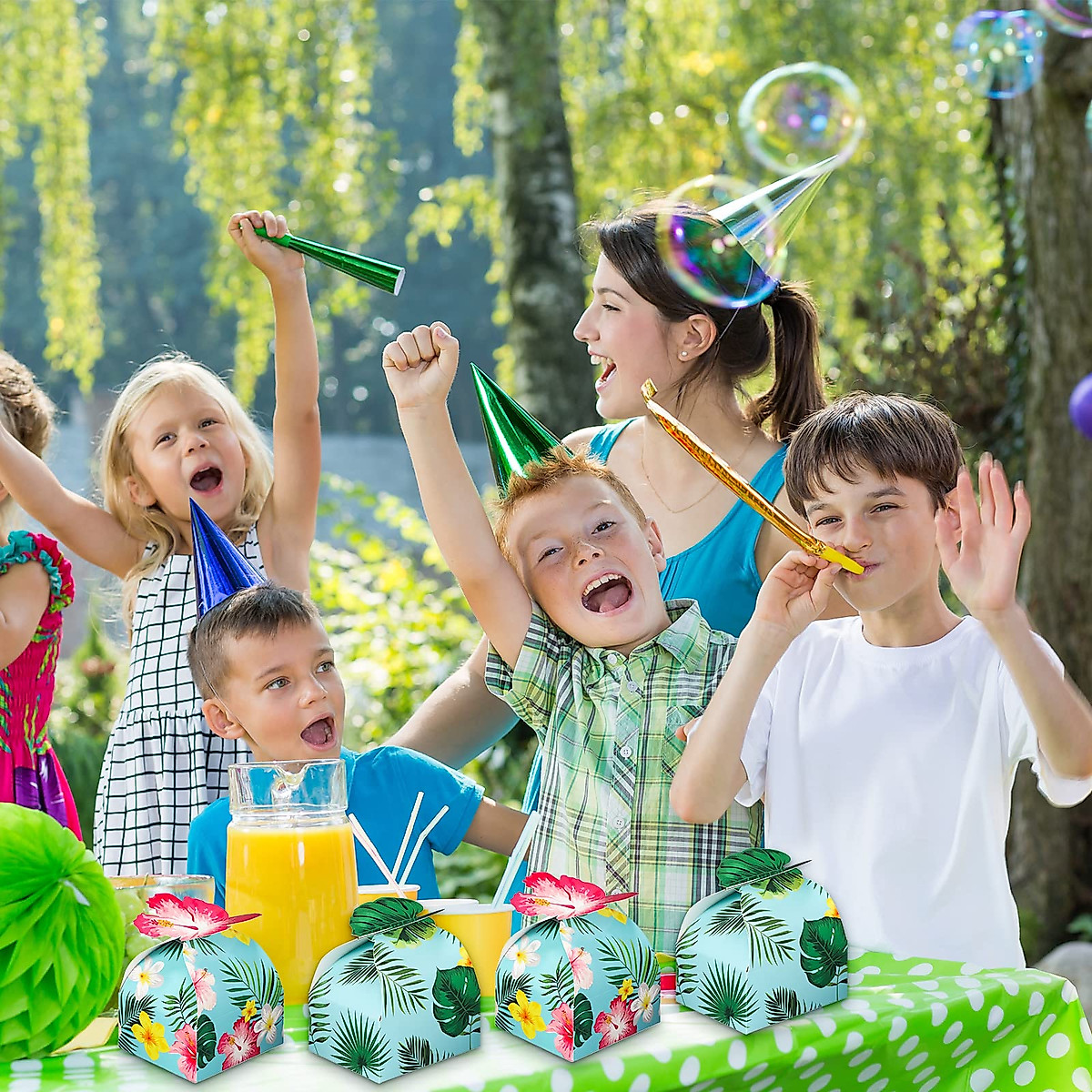 Gerrii 36 Pack Tropical Gift Box Set Luau Tropical Party Favor Boxes Hawaiian Goodie Boxes Tropical Palm Leaves Candy Box Summer Aloha Hibiscus Treat Box for Aloha Luau Hawaiian Summer Party, 2 Design