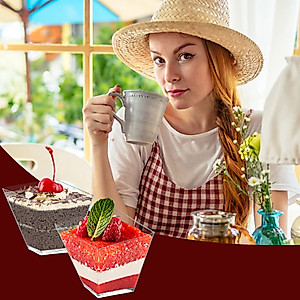 Fasmov Dessert Cups with Spoons, 100 Pack 4oz Square Clear Plastic Parfait Appetizer Cup, Plastic Tumbler Cups Pudding Cups for Fruit, Desserts, Mousse, Ice Cream