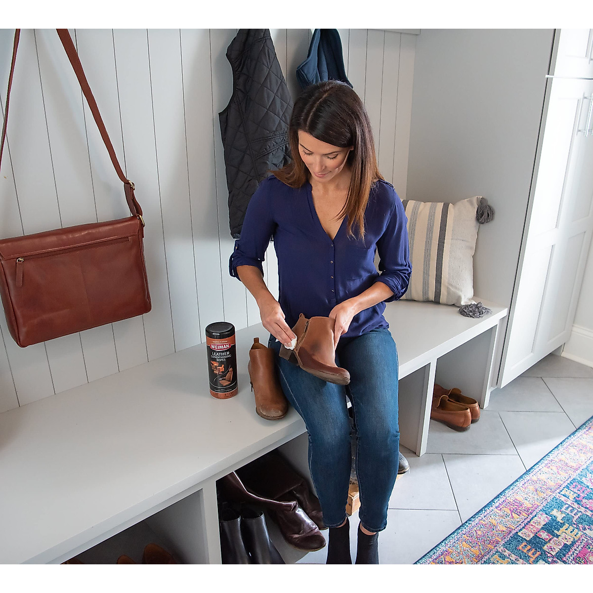 Weiman Leather Cleaner & Conditioner Wipes With UV Protection, Prevent Cracking Or Fading Of Leather Couches, Car Seats, Shoes, Purses - 30 ct