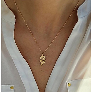 Collner 14K Gold Heart Pendant Necklace for Women Dainty Star Necklace Tiny Evil Eye Choker Necklace Boho Crescent Moon Necklace Minimalist Jewelry (Leaf-Gold)