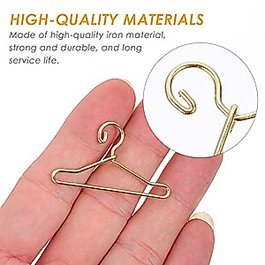 EXCEART 50pcs Mini Doll Clothes Hangers Metal Doll Gown Dress Outfit Holders Toys Hanging Rack Dollhouse Accessory 40mm ( Golden )