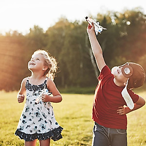 ArtCreativity Light Up Space Shuttle Toy, 1PC, Battery Operated Spaceship Toy with LEDs, Sounds, and Pullback Motion, Outer Space Party Decoration, Great Space Gifts for Boys & Girls, 6 Inches