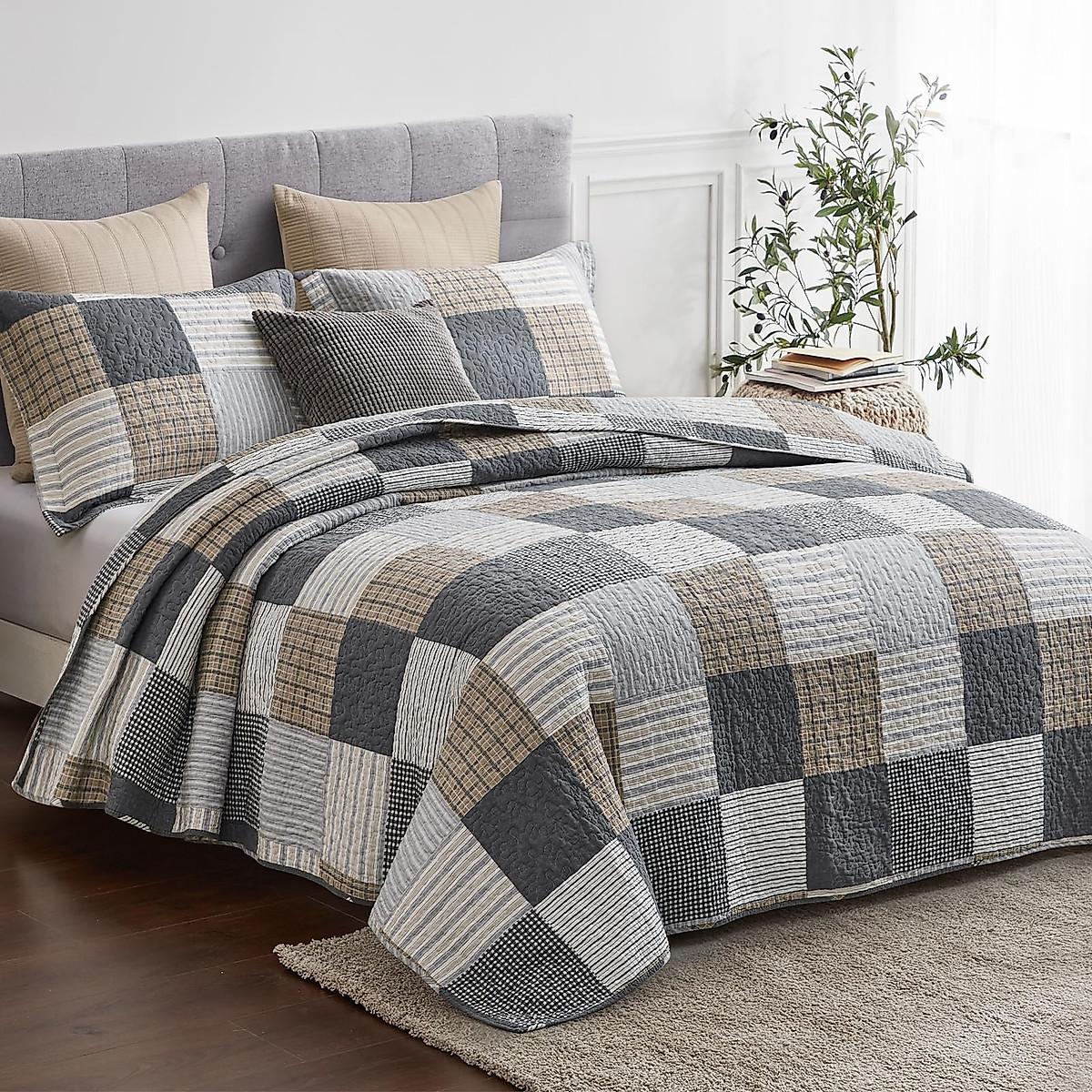 Y-PLWOMEN Quilt Set King Size, 100% Cotton Quilt Bedding Set, Patchwork Plaid Quilted Bedspread, Lightweight Reversible King Comforter Set for All Season, Grey/Brown/White/Black, 3-Pieces