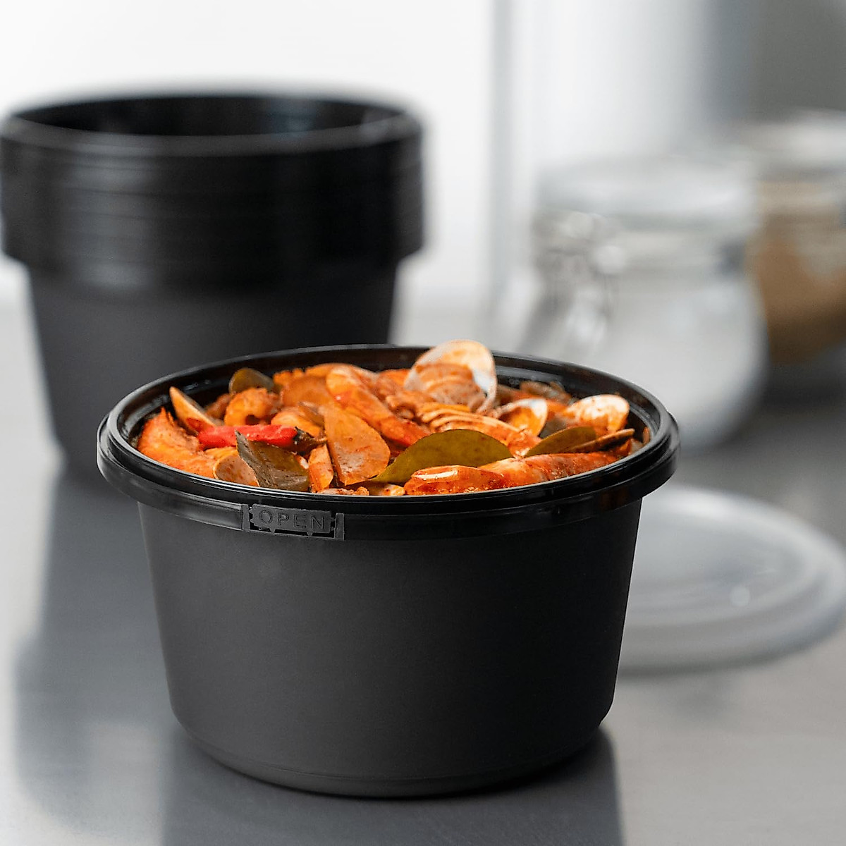 Karat Professional PP Tamper-Resistant Injection Molded Black Food Container with Clear Lid - Microwaveable Round Deli Containers with Lids, Perfect for Soup and Food (52oz)