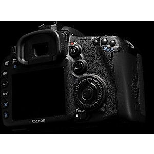Canon EOS 7D 18 MP CMOS Digital SLR Camera with EF-S 18-200mm f/3.5-5.6 IS Lens - International Version