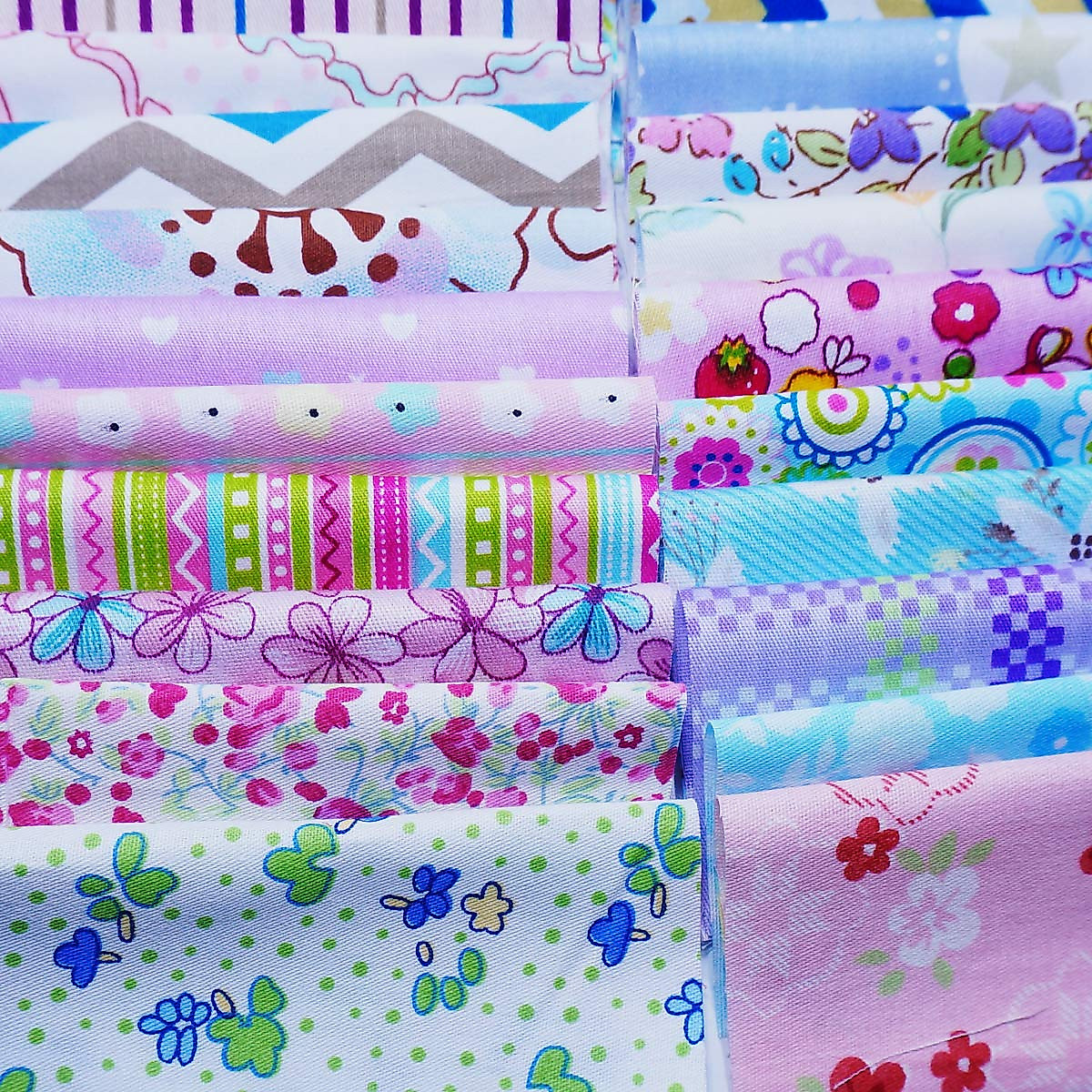 levylisa 200 PCS 4'' x 4''100% Precut Cotton Fabric Bundles, DIY Sewing Quarters Bundle, Cotton Quarter Fabric Bundle, Precut Fabric, Quilting Fabric Bundles, Precut Quilt Kit, Vintage Sheet Supply