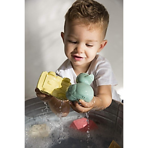 Oli & Carol Duck Toy - Elvis The Duck | Natural Hevea Rubber | Rubber Ducky Baby Bath Toys | Baby Teether | Hevea Bath Toys for Babies 0-12 Months (Mint)