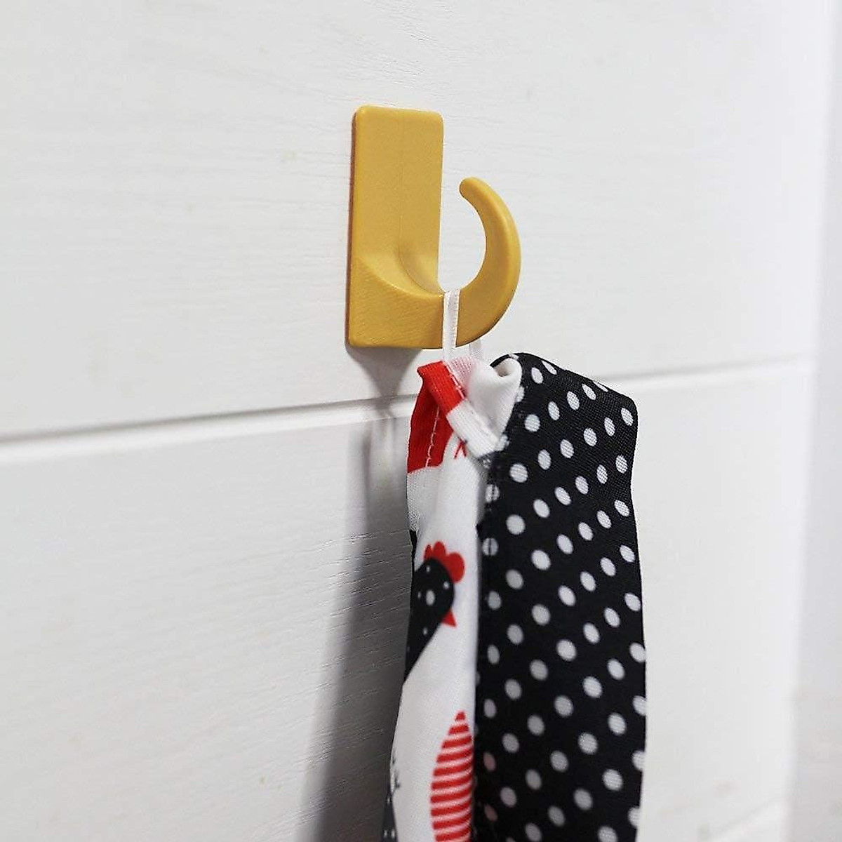 Sefiron Chicken Egg Collecting Apron,12 Deep Pockets for Hense,Duck,Goose Eggs