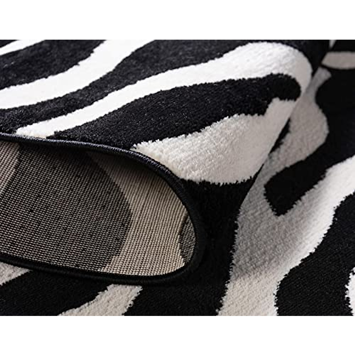 Unique Loom Wildlife Collection Animal Inspired with Zebra Design Area Rug, 5 x 8 ft, Black/Ivory