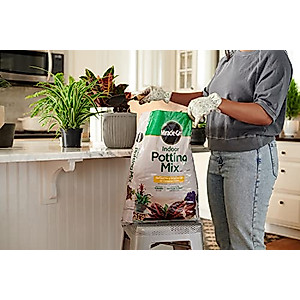 Miracle-Gro Indoor Potting Mix, 16 qt.