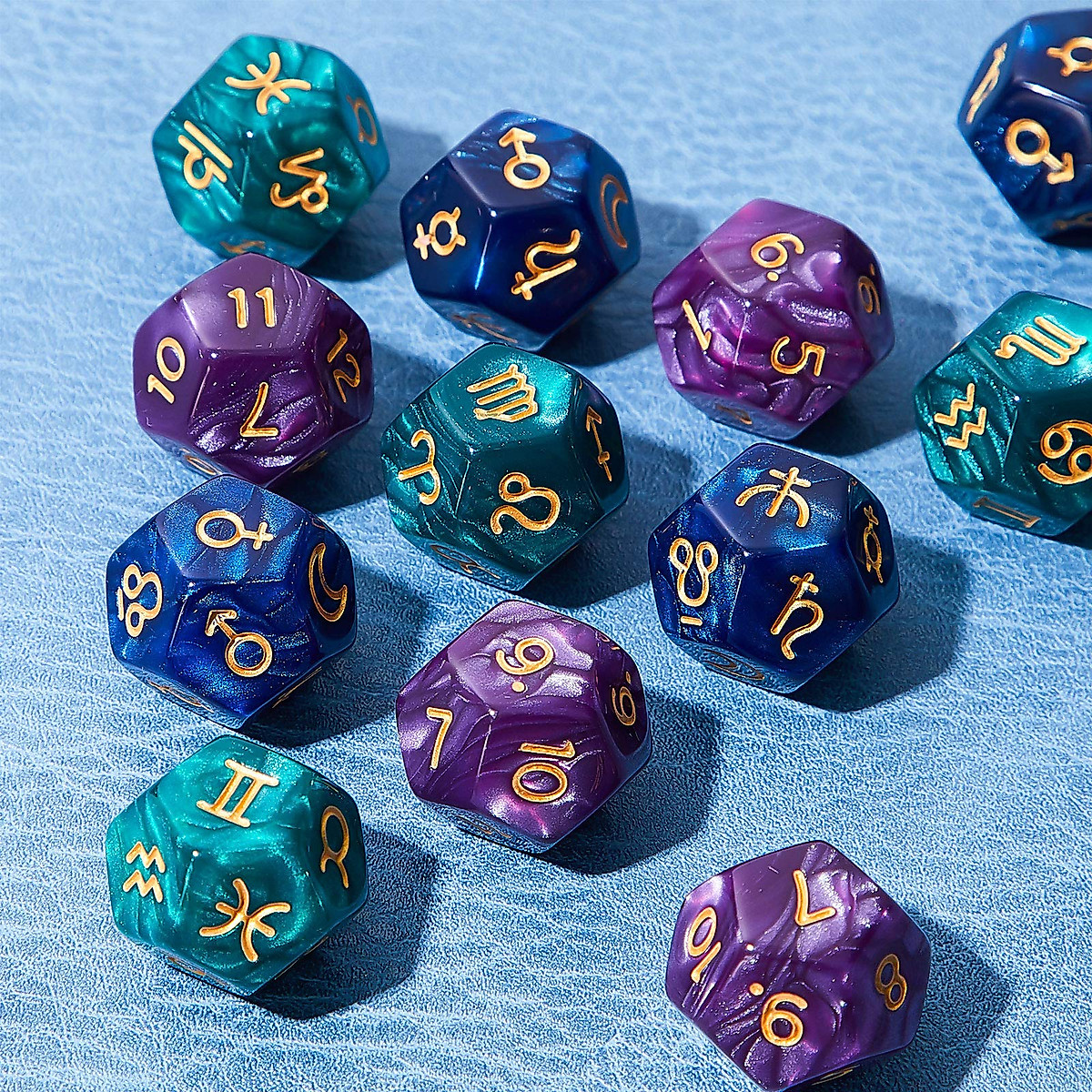 4 Set Tarot Cards Dice 12-Sided D12 Astrological Dice Resin Pearl Constellation Sign Dice for Astro Divination Gaming Accessories